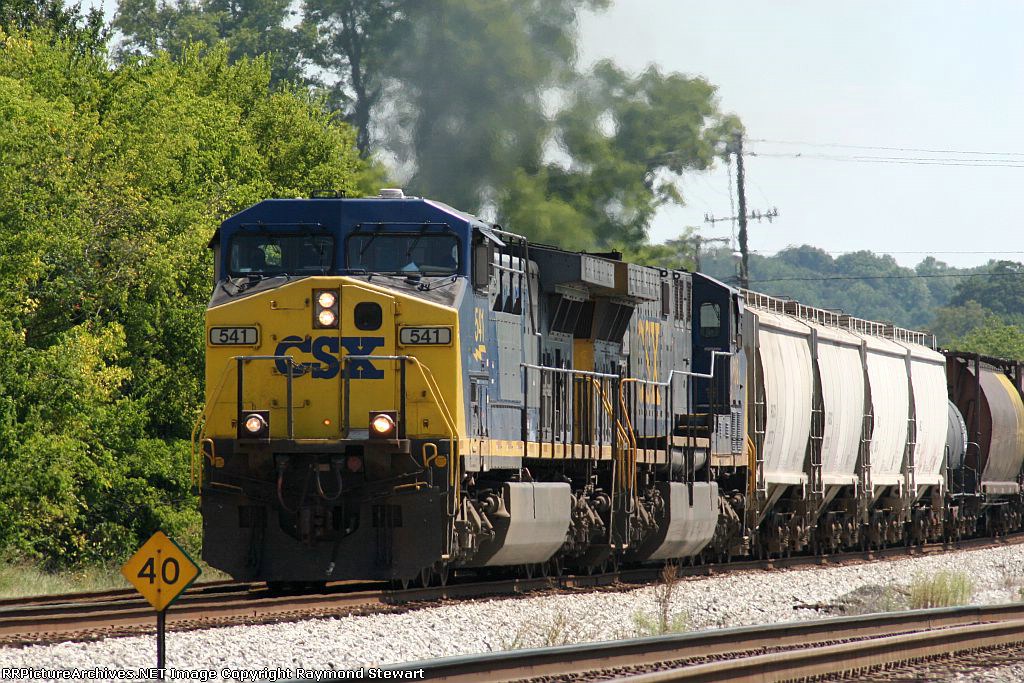CSX 541 north pulling S675